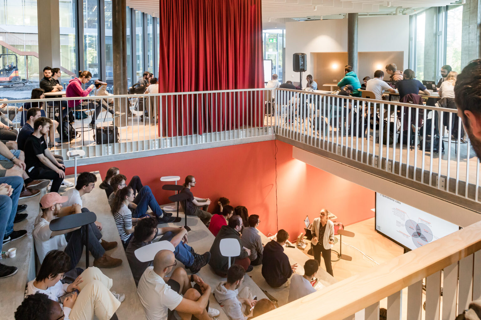 Salles de conférence, team building, lieux événementiels